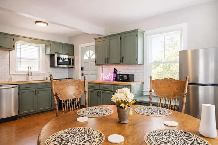 Derby-ready Historic Home Near Churchill Downs! - Louisville, KY