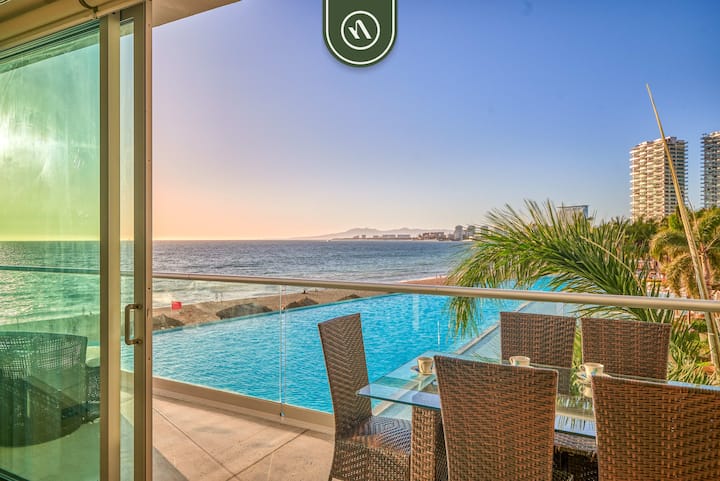 Oceanfront 4 Br Condo - Beach - Infinity Pool - Puerto Vallarta