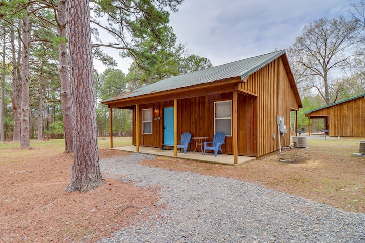 0.5 Mi To Greers Ferry Lake: Heber Springs Cabin - Heber Springs, AR