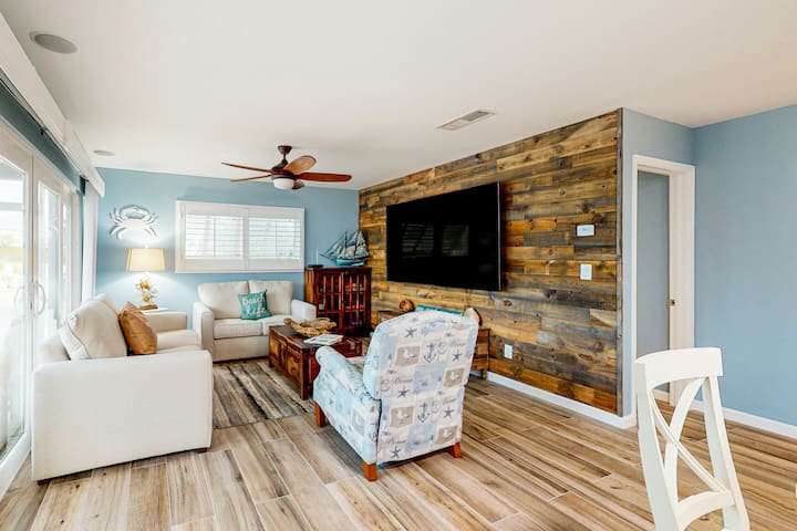 2br Bright & Breezy Beach House With Private Pool - Fort Myers Beach, FL