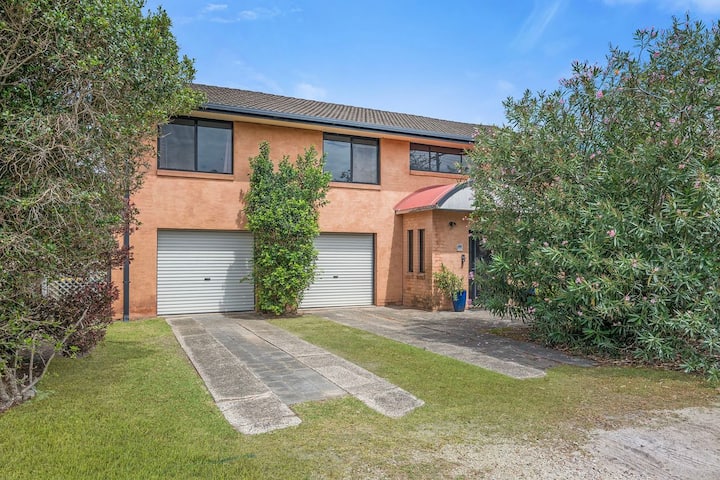 The Beachfront - Lake Cathie