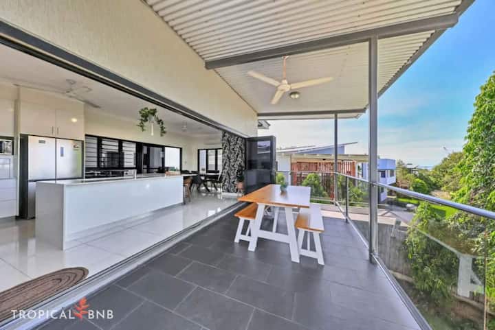 Sunsets & City Skyline Views With Pool - Darwin