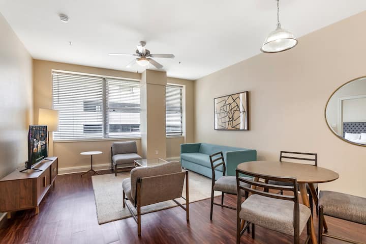 Modern Elegance In 1br Condo With Bbq Area - New Orleans, LA