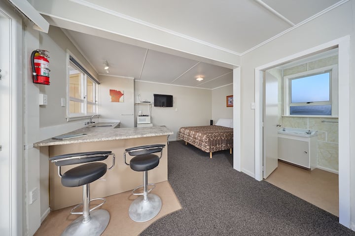 Waterfront | Affordable | Location | Unit 6 - 凱庫拉