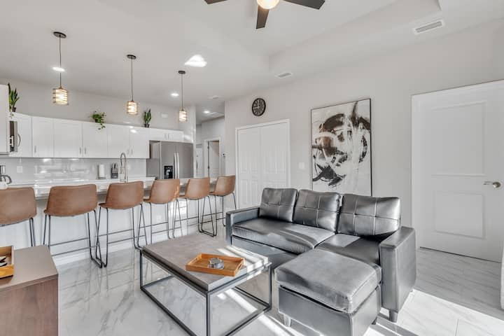 Serene Golf View Retreat - Lehigh Acres, FL