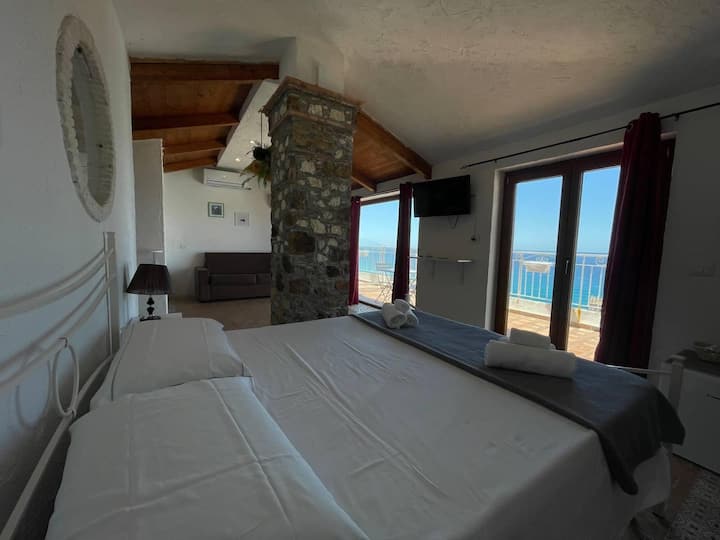 Lady White Deluxe Room -