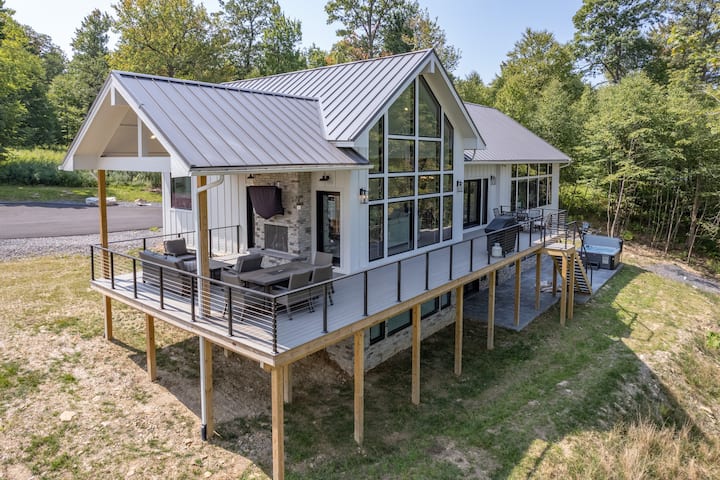 6br | Hot Tub | Pool | Fireplace [Peaceper] - Deep Creek Lake, MD