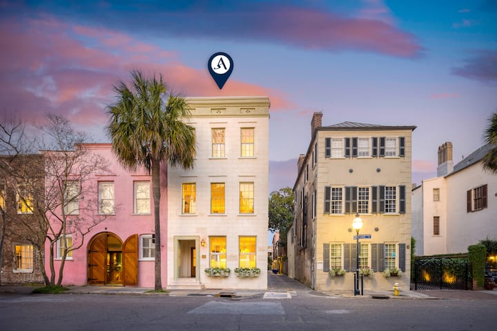 State St A By Avantstay | Heart Of French Quarter - Charleston, SC