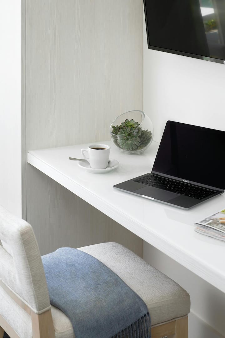 All-suite Waterfront Getaway - Surfside, FL