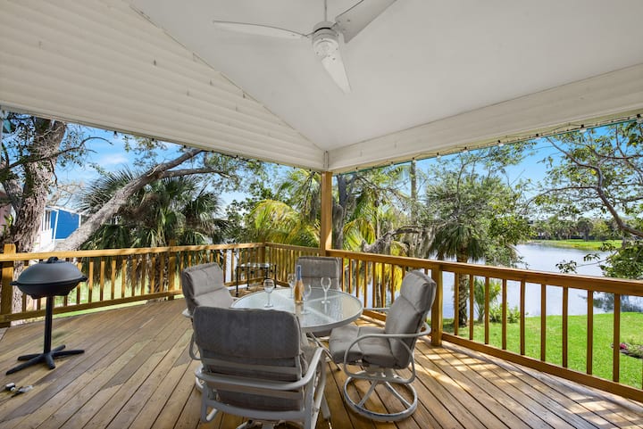 Short Easy Walk To Beach-2br With Loft Blue Bayou - Fort Myers Beach, FL