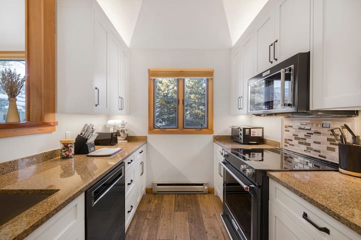 Rmr: Yarrow 2322 Condo In The Aspens/wilson,wy - Jackson, WY
