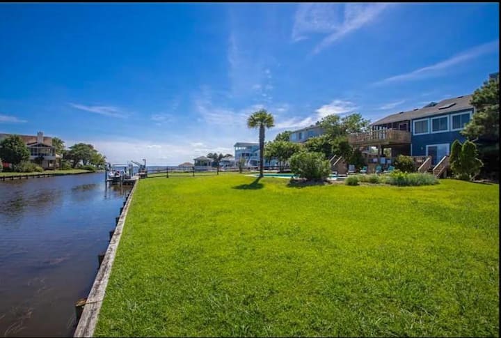 Spacious Canal-front Home With Stunning Back Bay V - Sandbridge Beach, VA