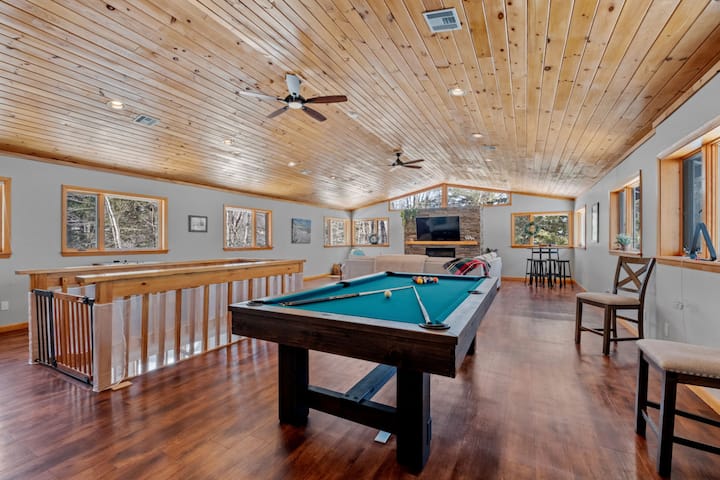 Spacious Mountain Chalet: Game Room & Pet-friendly - Jackson, NH