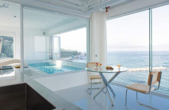 파노라마뷰와 노천스파 객실, Rooftop Beach Poolvilla(미온수무료이벤트) - Donghae-si
