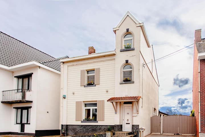 Authentic House With Playroom And Infrared Sauna - Hasselt