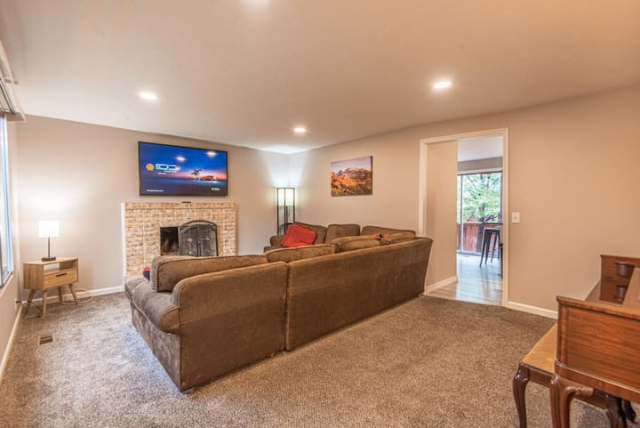 Sleek & Snug | Urban Retreat Mins From Downtown - Sandy, UT