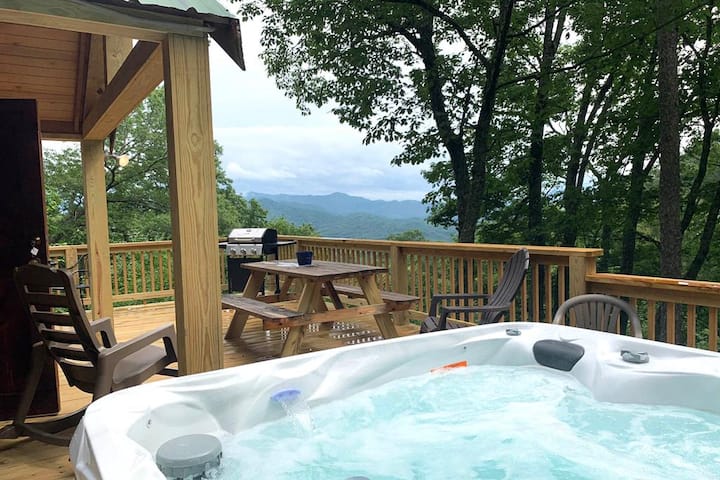 Little Goldies | Mnt View, Hot Tub, Perfect For 2! - Bryson City, NC