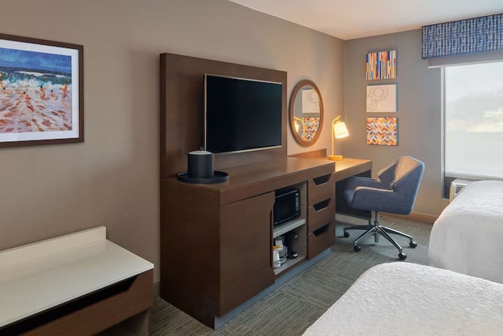 Stay & Relax: Indoor Pool + Fitness Center, 3 Unit - Rhode Island