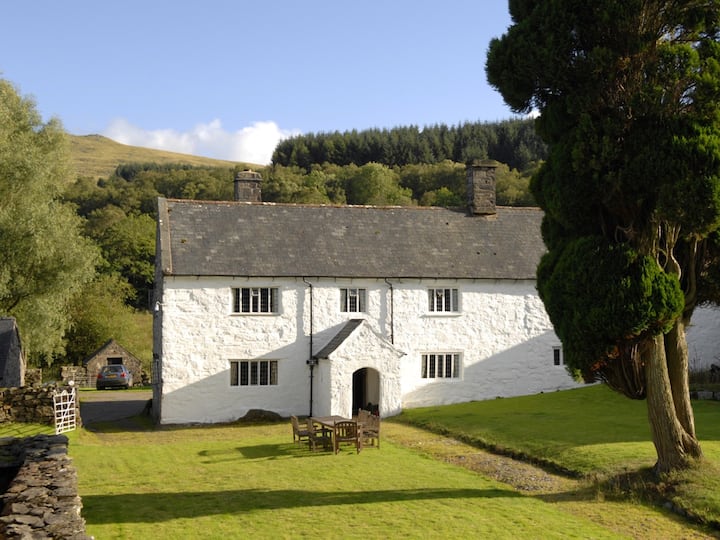 5 Bed In Pentrefoelas (55987) - Snowdonia