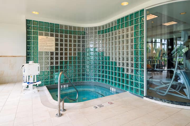 3 Hartford Units: Spacious Rooms & Indoor Pool - Glastonbury, CT