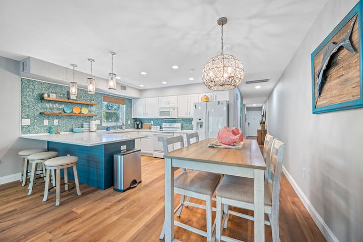 Beachside Villas 104a - Our Pool Is Open! - Indian Rocks Beach, FL