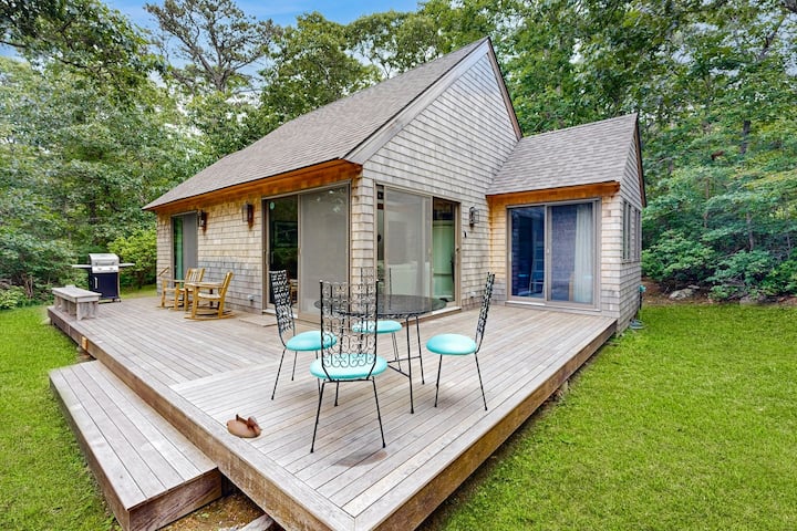 Peaceful Dog-friendly 2br On 3 Acres, Near Beaches - Chilmark, MA