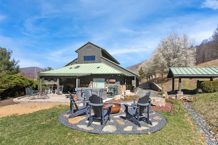Classic Barn Home With Contemporary Design - West Jefferson, NC