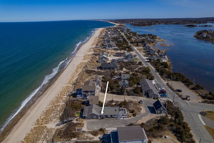 Oceanview Hideaway With Private Beach Access - Sandwich, MA