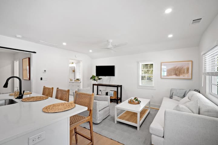 Newly Renovated Coastal Cottage -Downtown Beaufort - Beaufort, SC