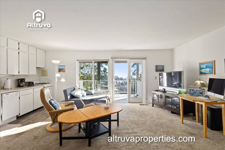 Hillcrest Terrace B - Bay Views - Oakland, CA