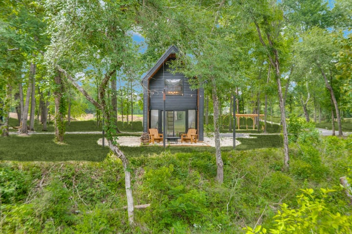 Tranquil Waterside Barn Escape | Cabin 8 - Indian Creek Lake, TX
