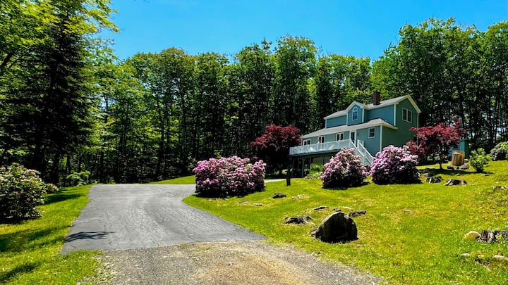 Hillhouse, Tastefully Decorated Maine Home - Camden, ME