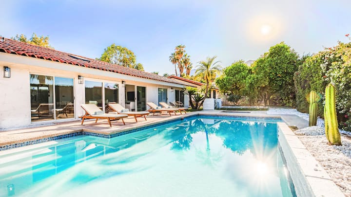 Luminous Home W Pool, Bbq And Views - Palm Springs, CA
