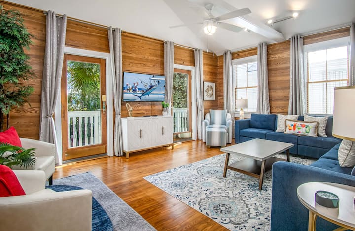 The Perch On Duval- Hip & Modern Duval Suite - Key West, FL