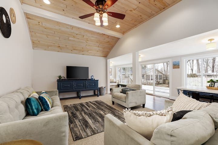 Green Lake Central Interlochen | Firepit - Interlochen, MI