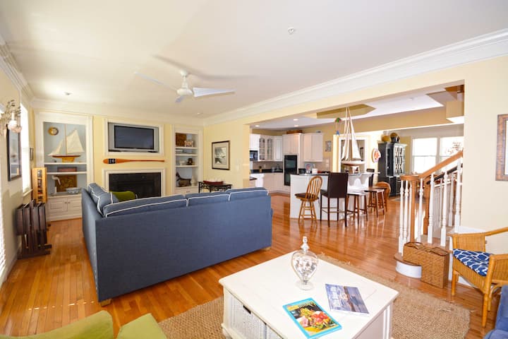 Sunset Island 30 Is A Modern Bayside House Located - Ocean Pines, MD