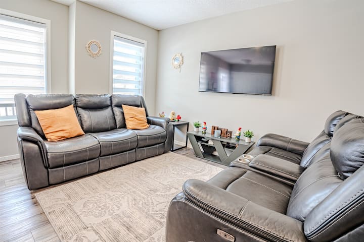 3 Bedroom Sweet Home Near Yyc - Calgary