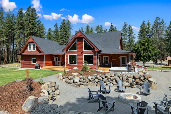 Secluded Home With Hot Tub And Game Room - Washington