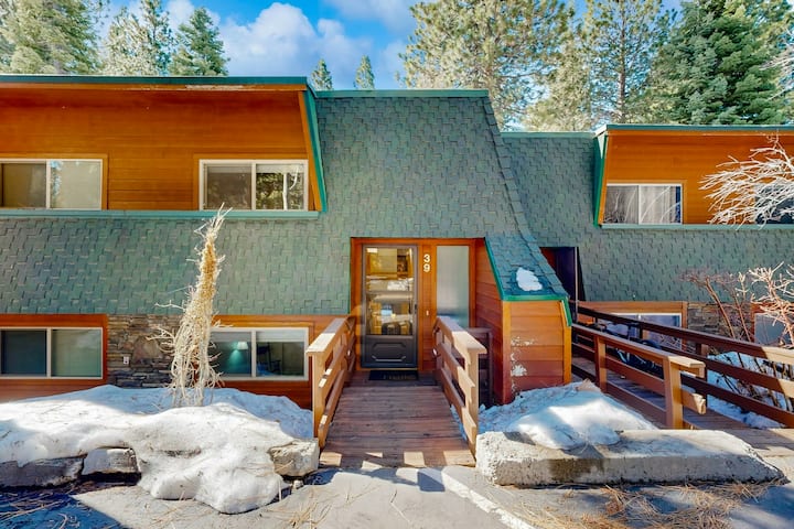 3br Dog Friendly Condo With Fireplace - Carson City, NV