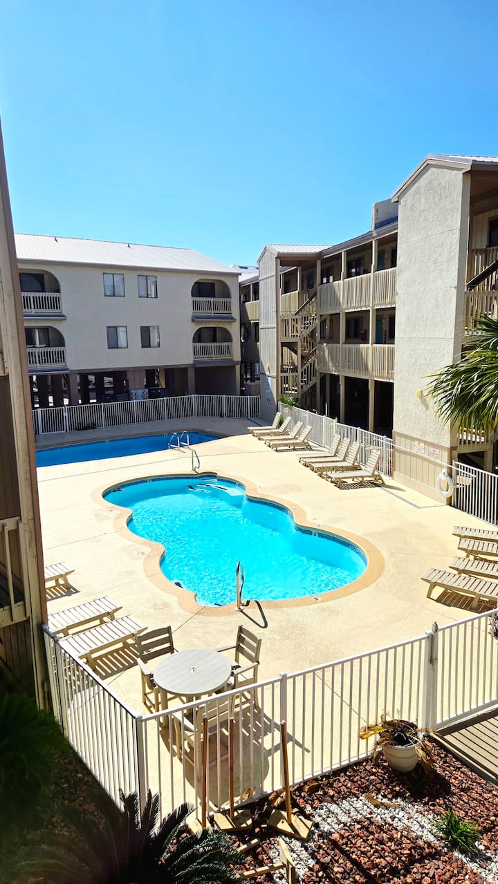 Las Palmas | 1 Block To Sand | Pool & Bbq | Wi-fi - ガルフ・ショアーズ, AL
