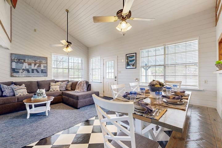 3br Nautical Home W/ Paddleboard, Walk To Lake - Kingsland, TX
