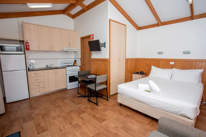 Studio Cabin - Shepparton