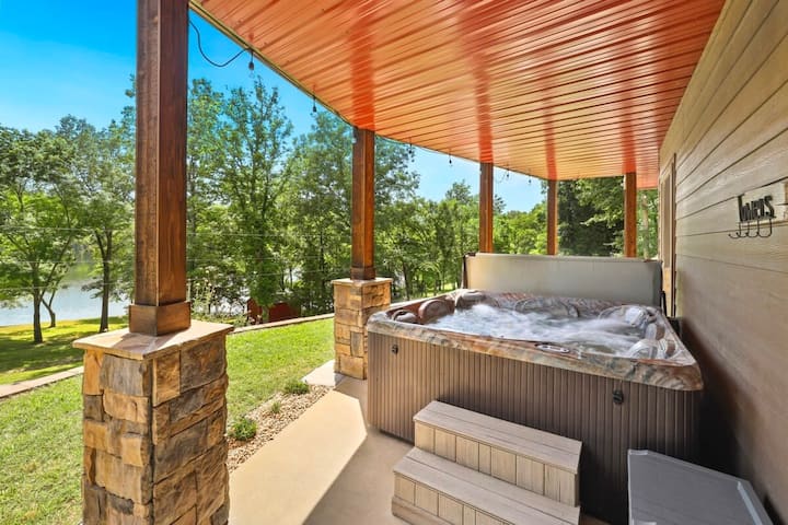 Lakefront Retreat - Hot Tub & Game Room - Arkansas