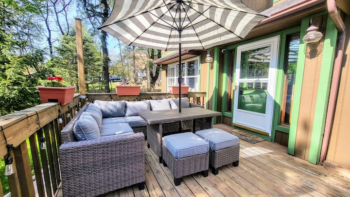 The Wooden Nest By Avantstay | Big Yard, Fire Pit - Kalahari Indoor Waterpark, Pocono Manor