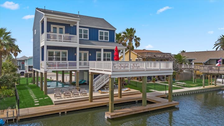 Heated Pool & Hot Tub | 5 Beds | Pets | Boat Slip - Jamaica Beach, TX