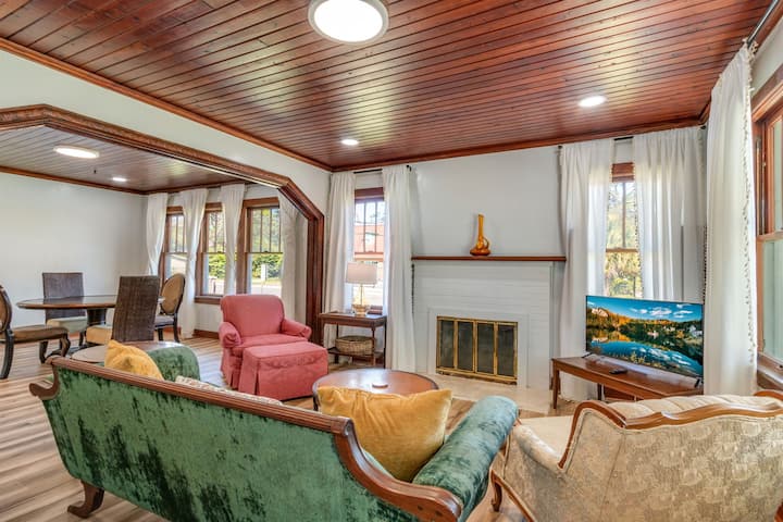 Ms. Jackson Bungalow - Pensacola, FL