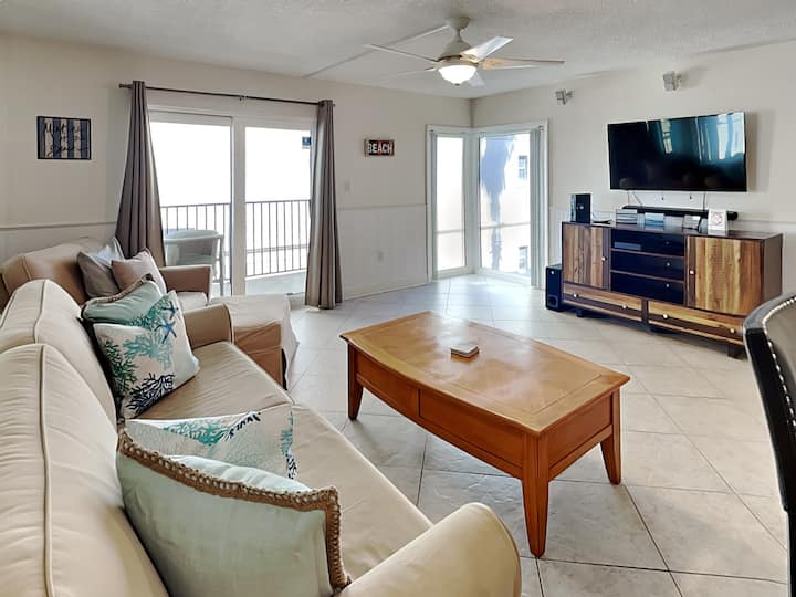 Beachcomber 301 | Charming Condo, Steps To Beach! - Jacksonville Beach, FL