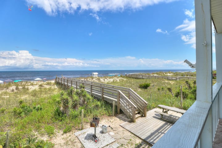 Seas The Day-oceanfront Condo! Great Location - Carolina Beach, NC