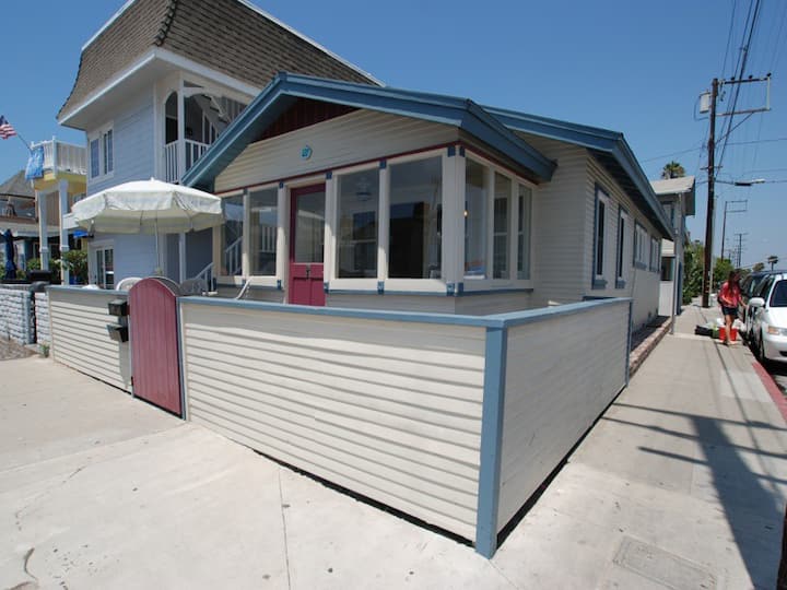 Original Beach Cottage Steps To The Sand: 127 30th - Newport Beach, CA