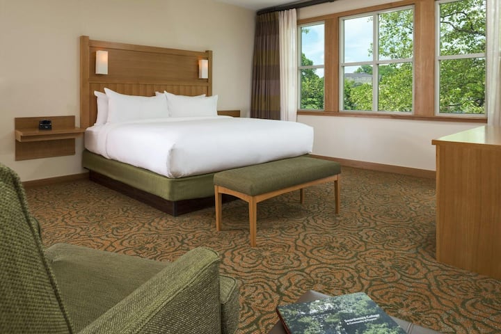 Hotel Art By Swarthmore Alumni - Media, PA